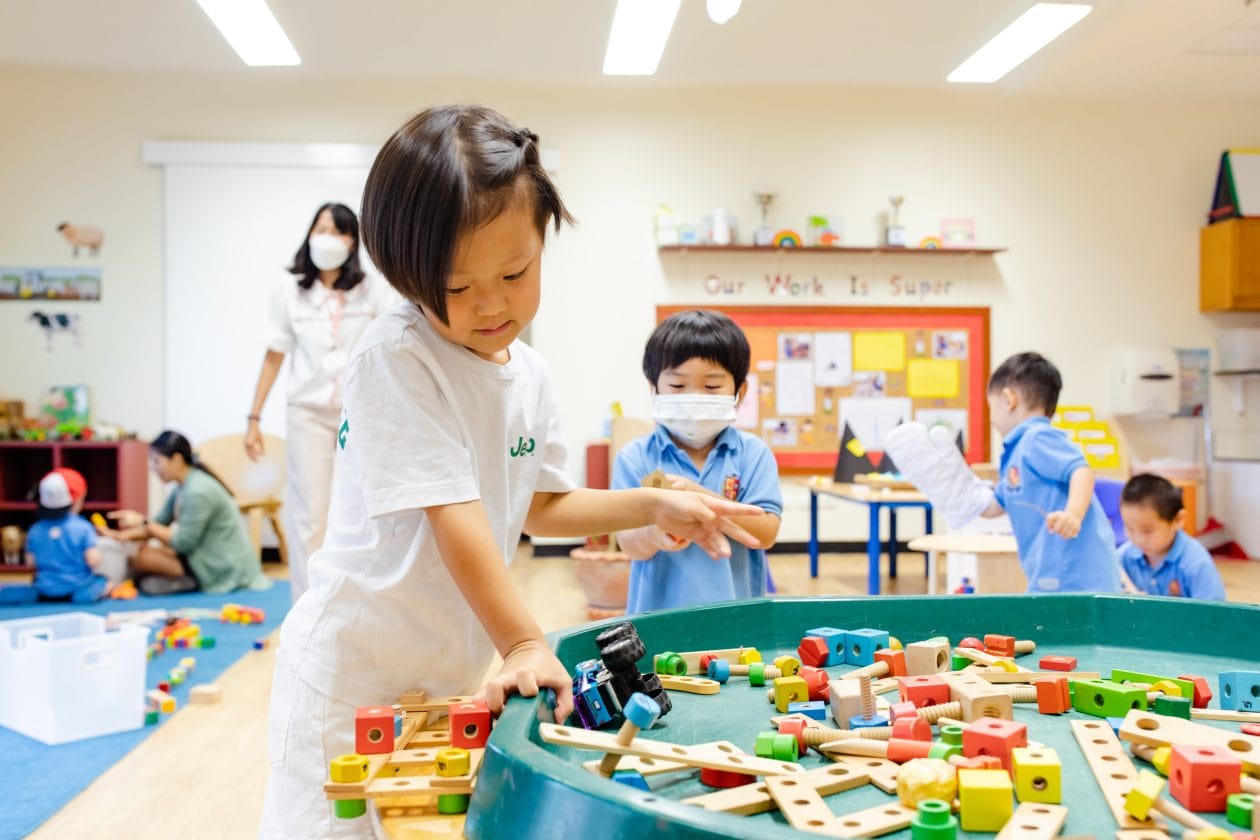 Parents 'Stay and Play' in the Early Years at BISP | British ...