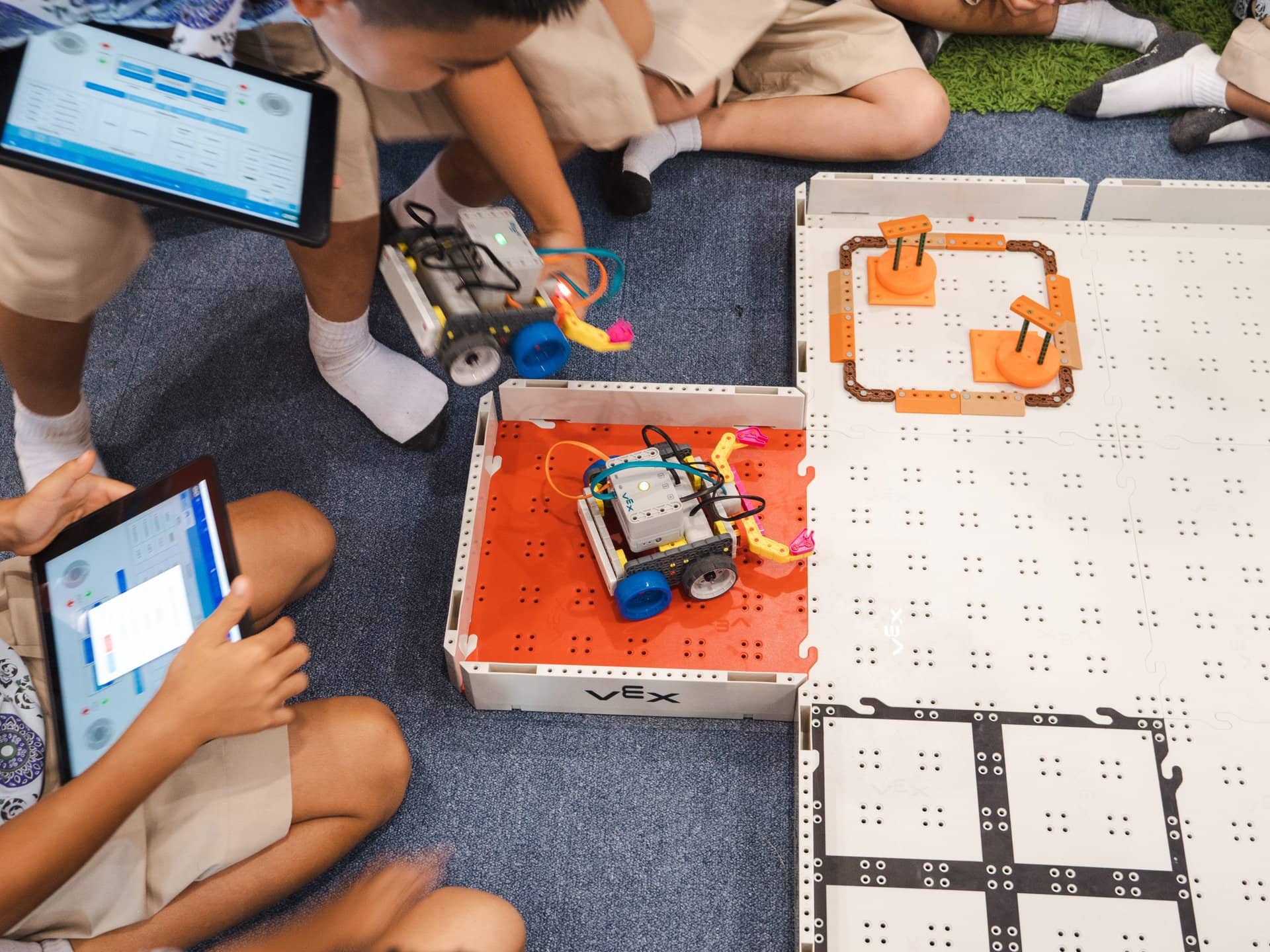 Primary Students Take on VEX House Robotics Challenge | British ...
