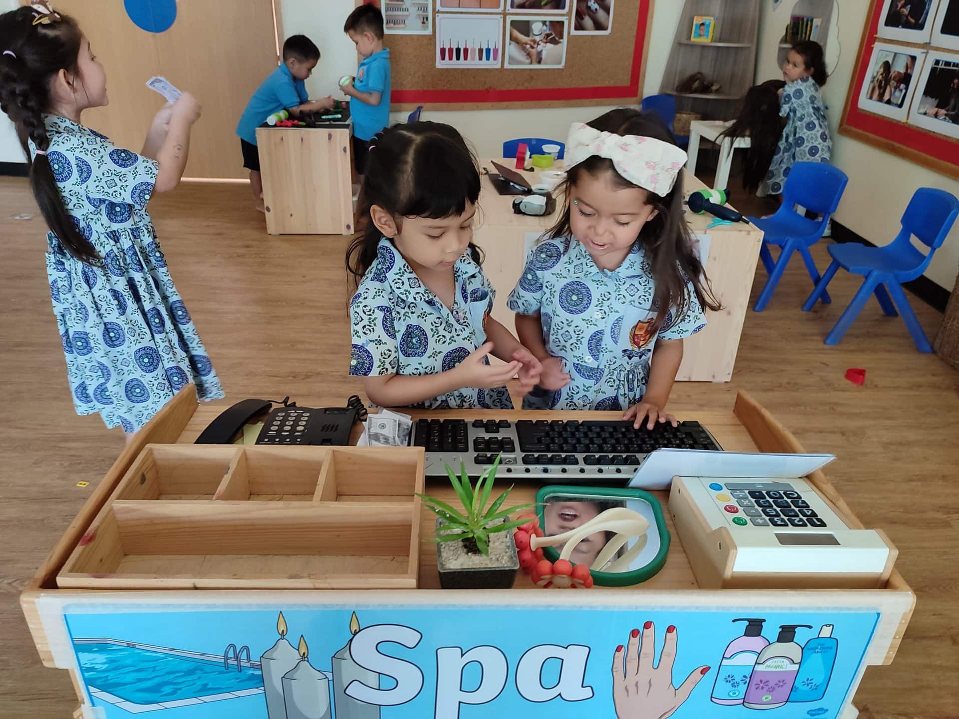 Students Learn through Pretend Play in Early Years Spa | British ...