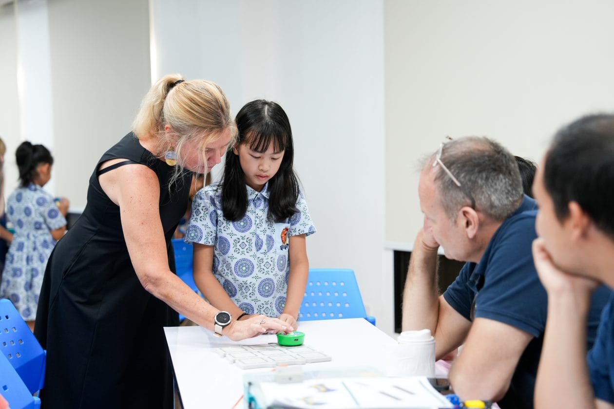 Dynamic Parent Presentation on Robotics at BISP | British International School Phuket